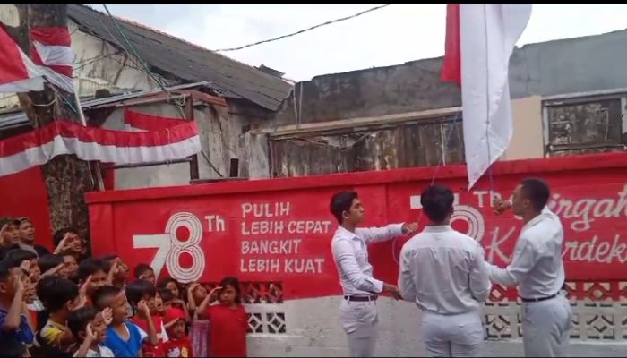 Penuh Makna, Warga Muslim Mushola Ikhwan Gelar Upacara Kemerdekaan RI ...