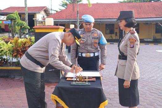 Polres Kobar Gelar Upacara Pelantikan Jabatan Kasatbinmas dan Serah ...